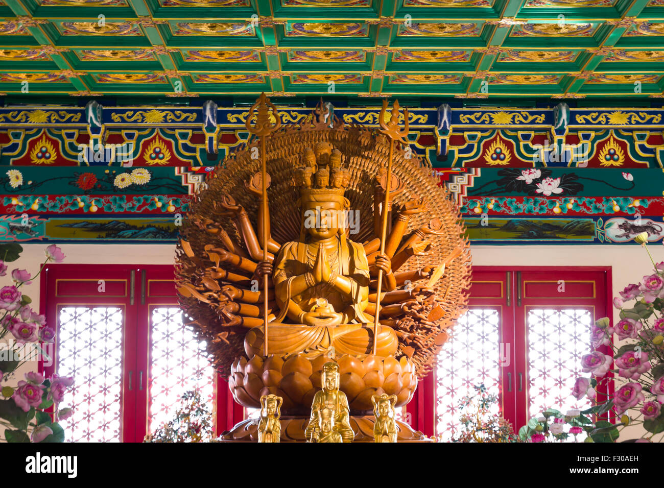 Leng Noei Yi 2 temple (Prabaromrachapisek Temple), Nonthaburi, Thailand ...