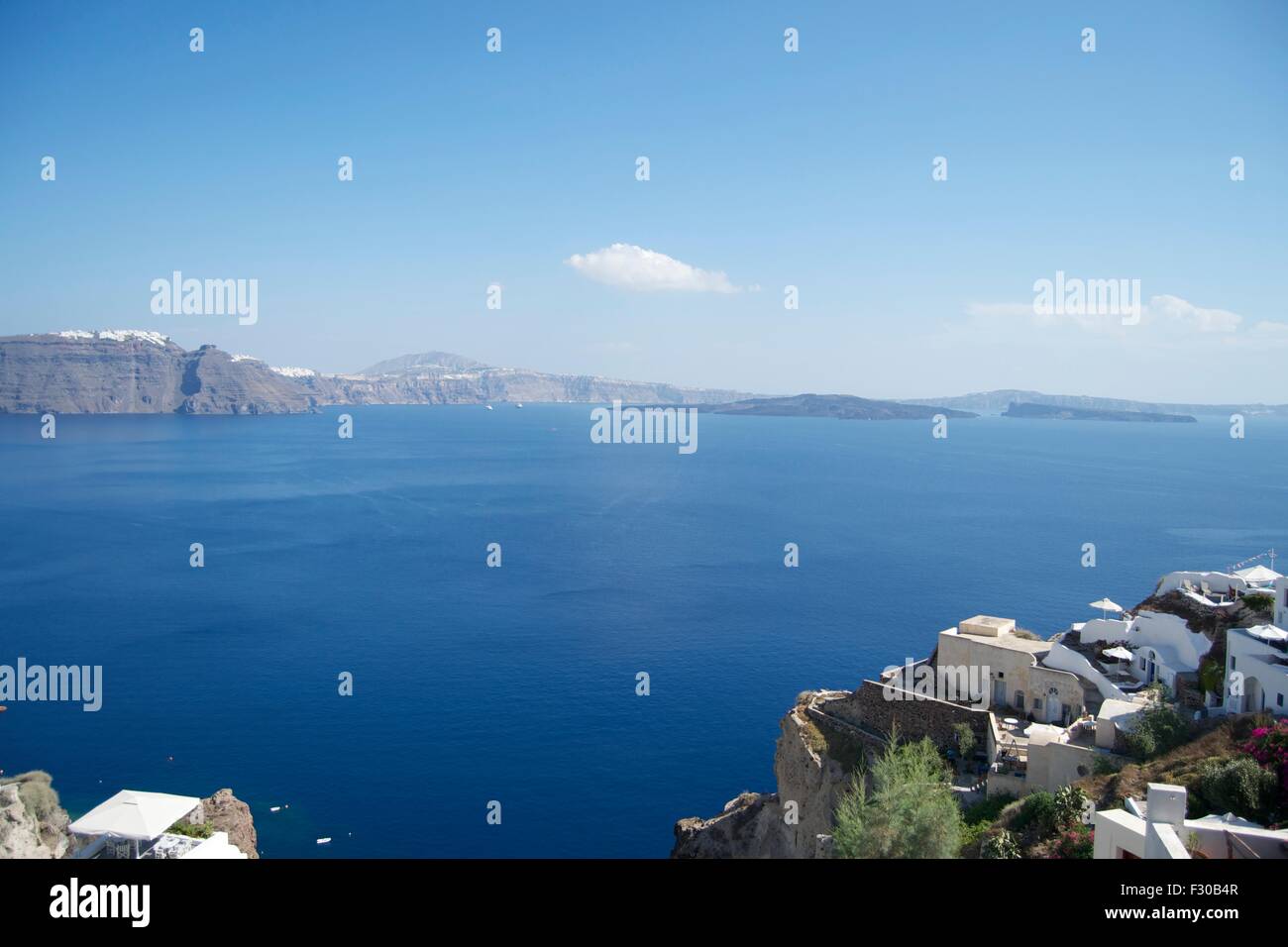 Greek traditional blue white building coast beach Stock Photo - Alamy