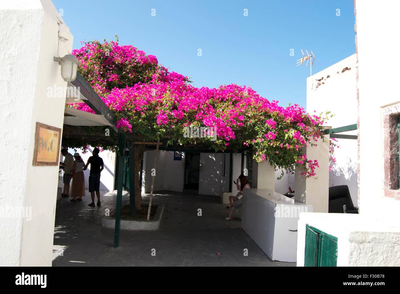 Traditional greek house hi-res stock photography and images - Alamy