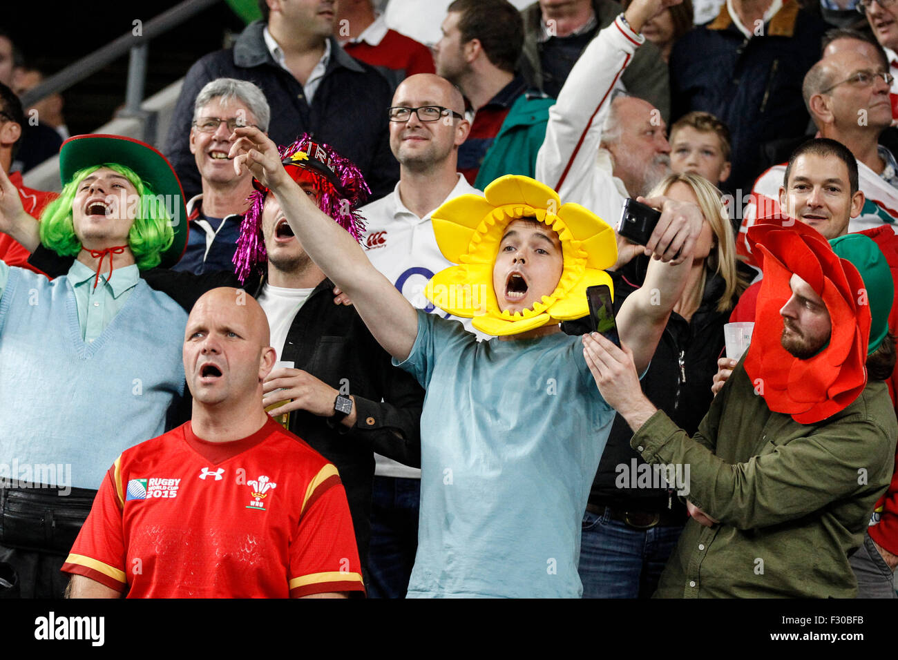 Welsh fans singing rugby hi-res stock photography and images - Alamy