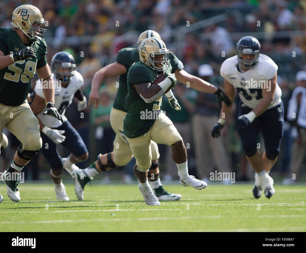 Waco, Texas, USA. 26th Sep, 2015. Baylor Bears running back Johnny ...