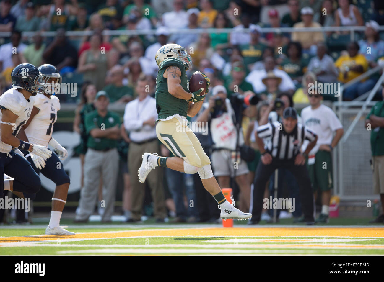 Receiver catch hi-res stock photography and images - Alamy