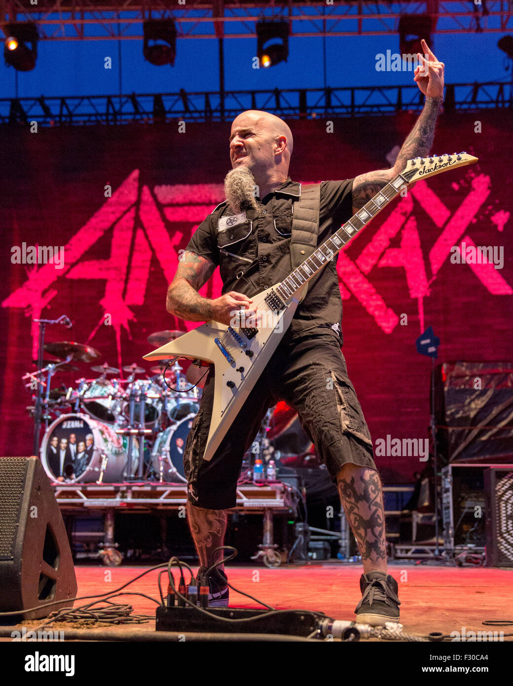 Chicago, Illinois, USA. 11th Sep, 2015. Guitarist SCOTT IAN of Anthrax ...