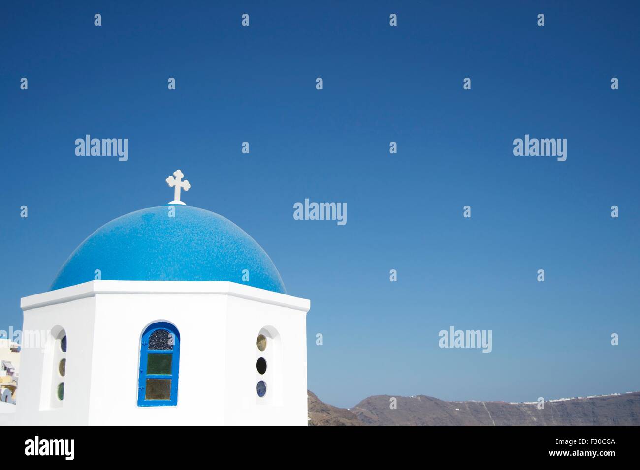Greek traditional blue white building coast beach Stock Photo - Alamy