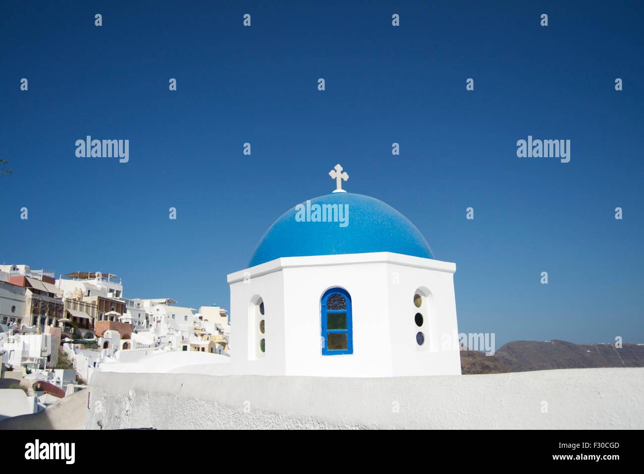 Greek traditional blue white building coast beach Stock Photo - Alamy