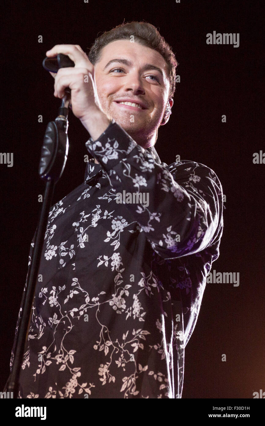 Chicago, Illinois, USA. 1st Aug, 2015. Singer SAM SMITH performs live ...