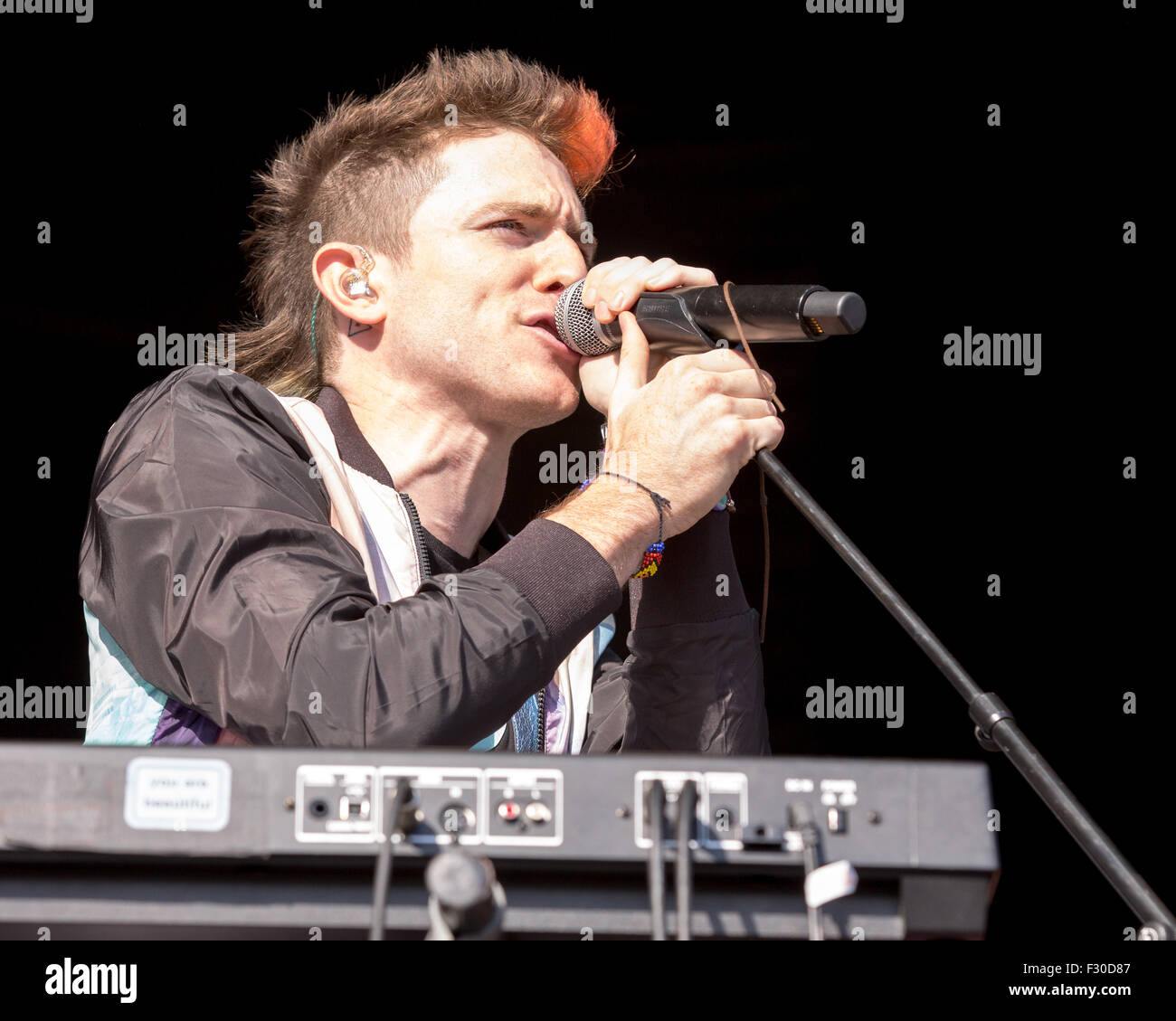 Walk the moon nicholas petricca hi-res stock photography and images - Alamy