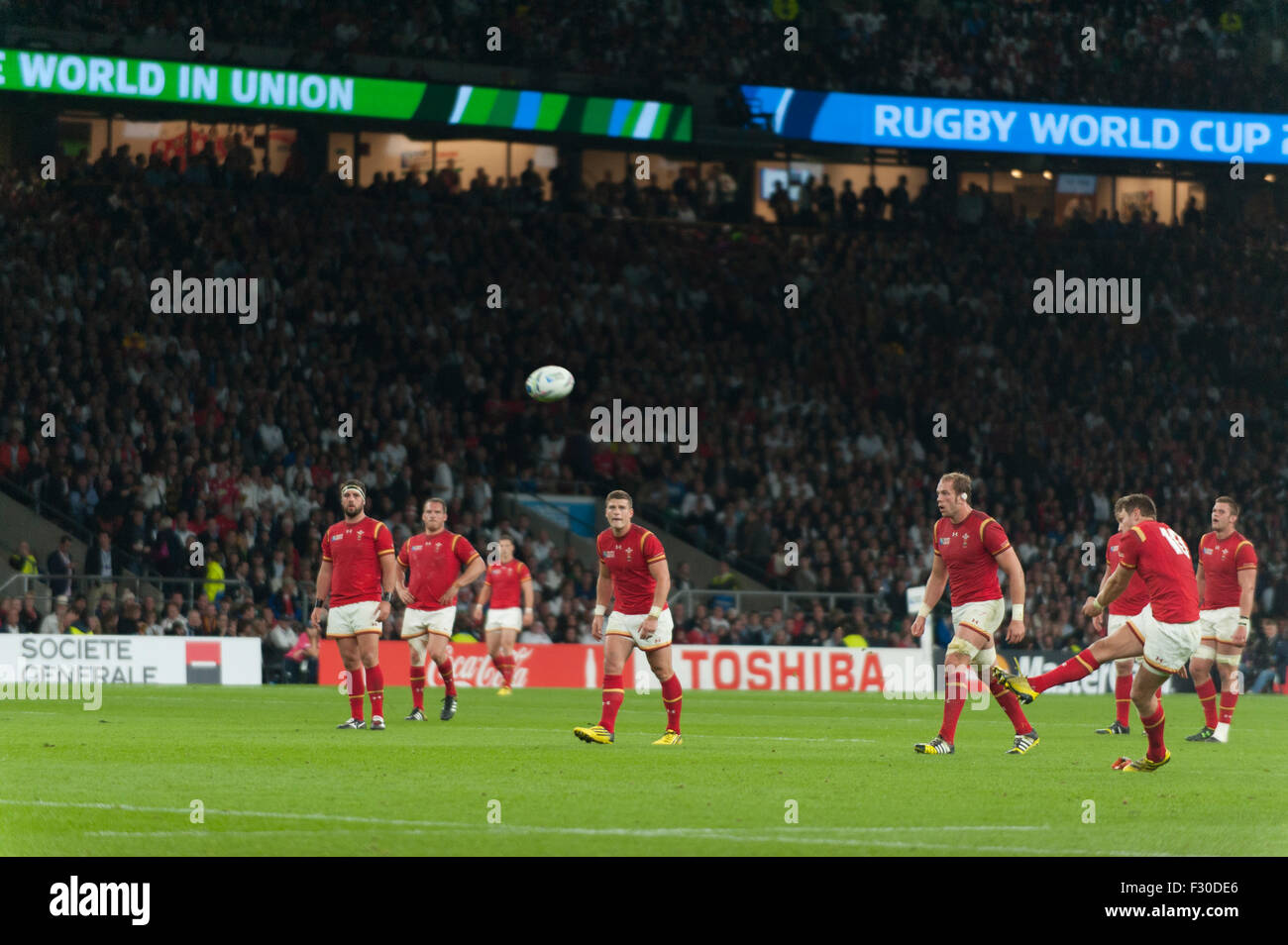 Twickenham stadium evening hi-res stock photography and images - Alamy