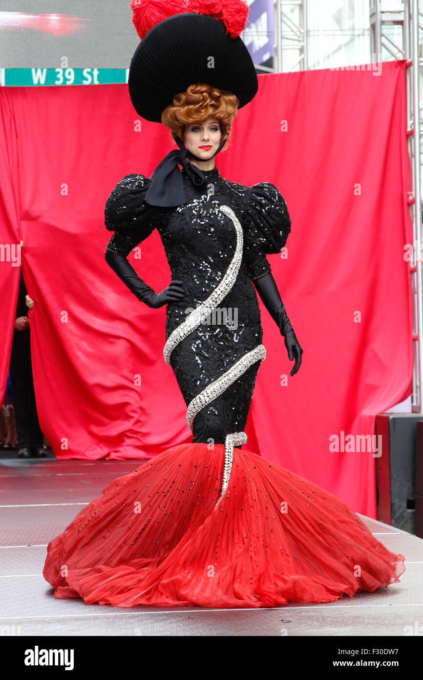 Le moulin rouge cabaret hi-res stock photography and images - Alamy