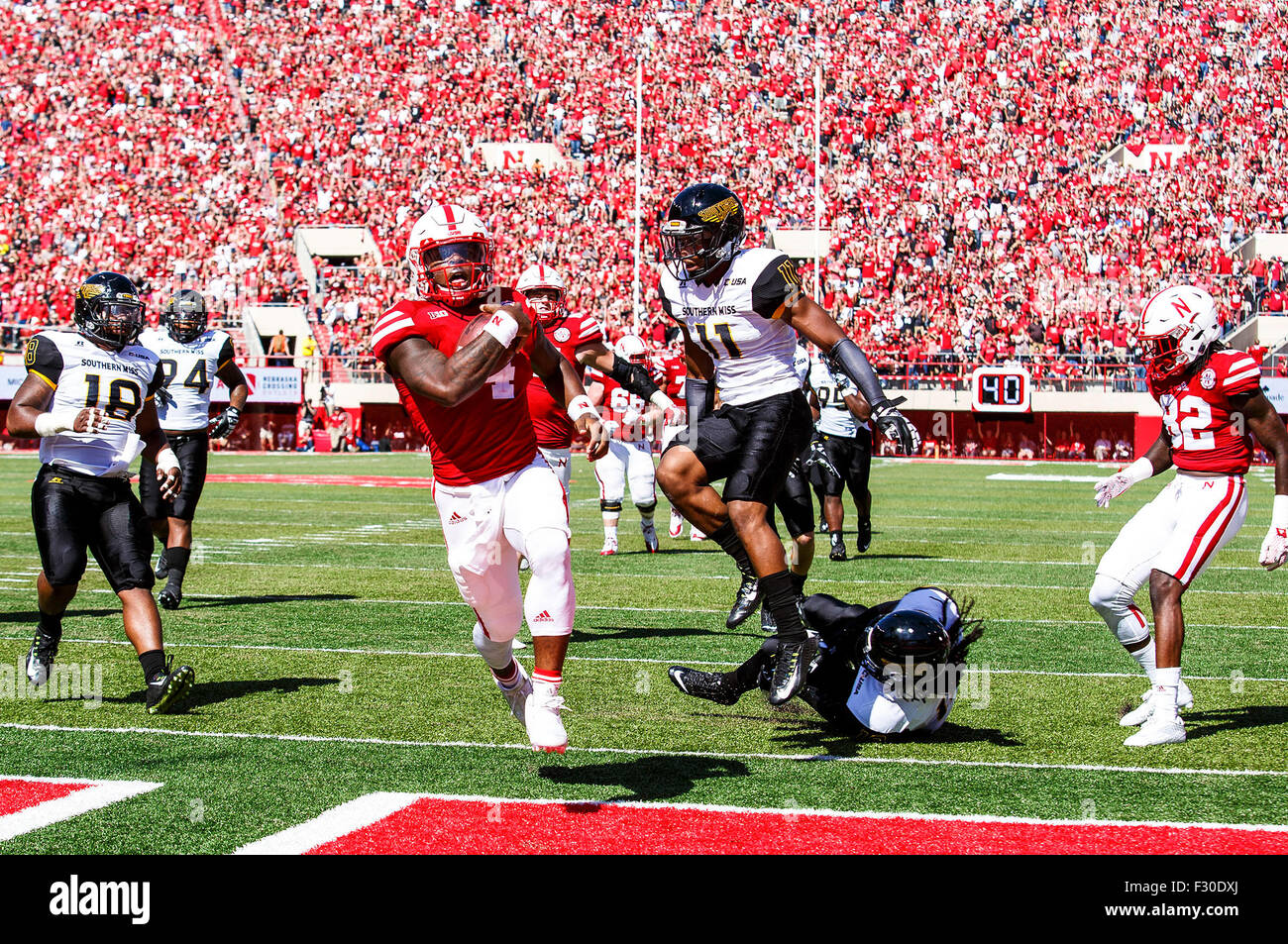 Lincoln, NE. USA. 26th Sep, 2015. Nebraska Cornhuskers quarterback ...
