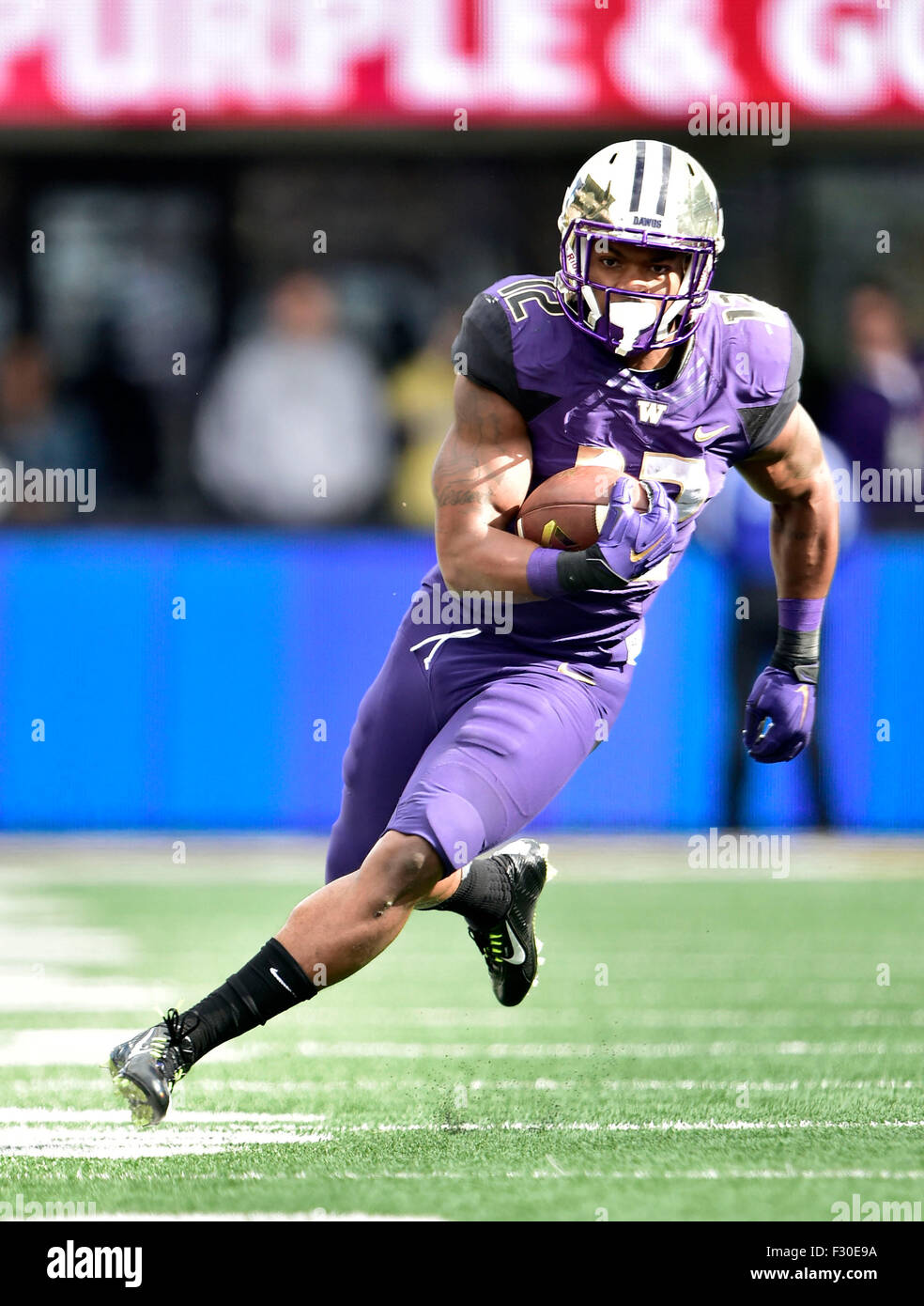 September 26, 2015.Washington Huskies fullback Dwayne Washington #12 in ...