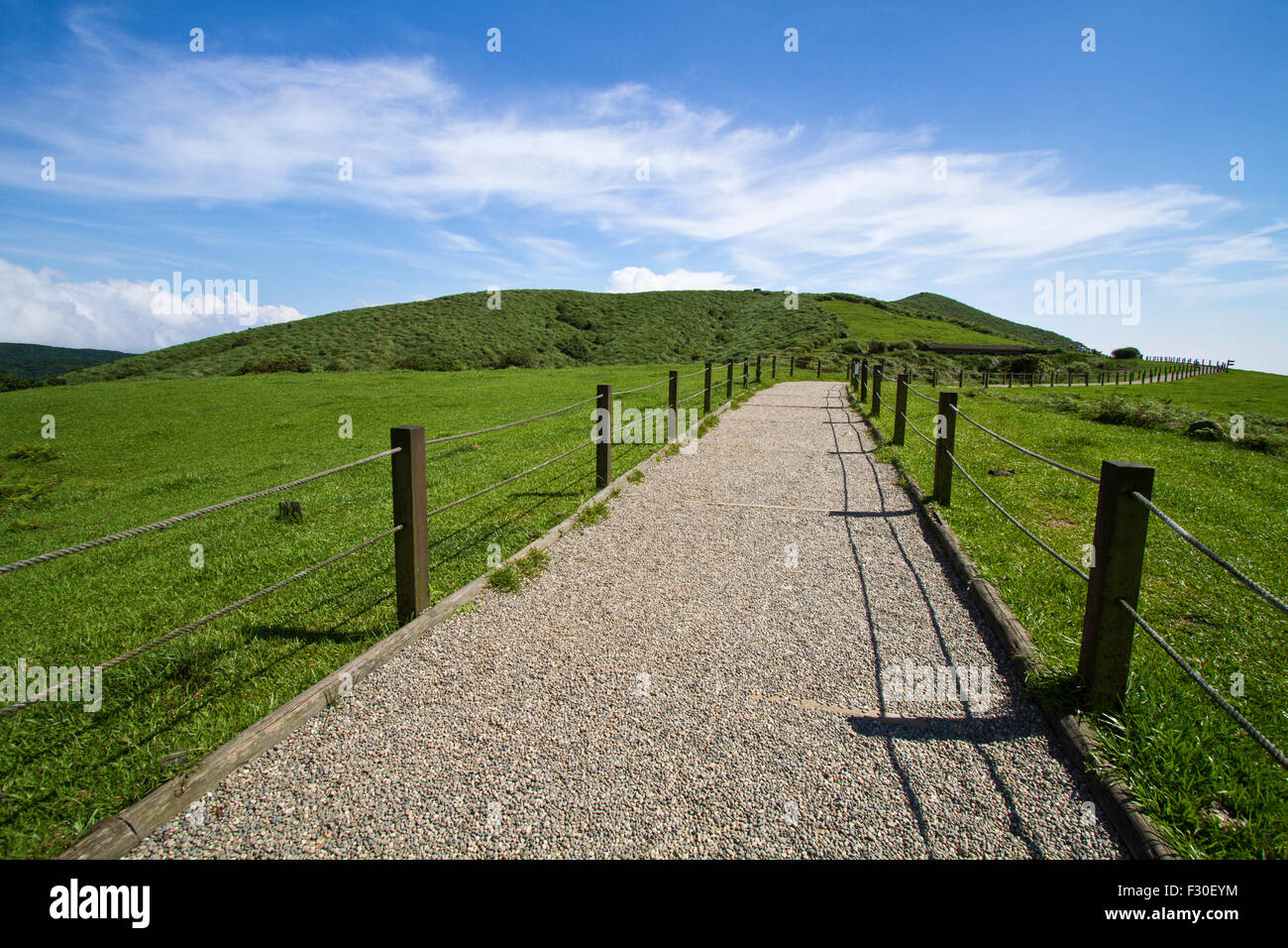 Gravel path hi-res stock photography and images - Alamy