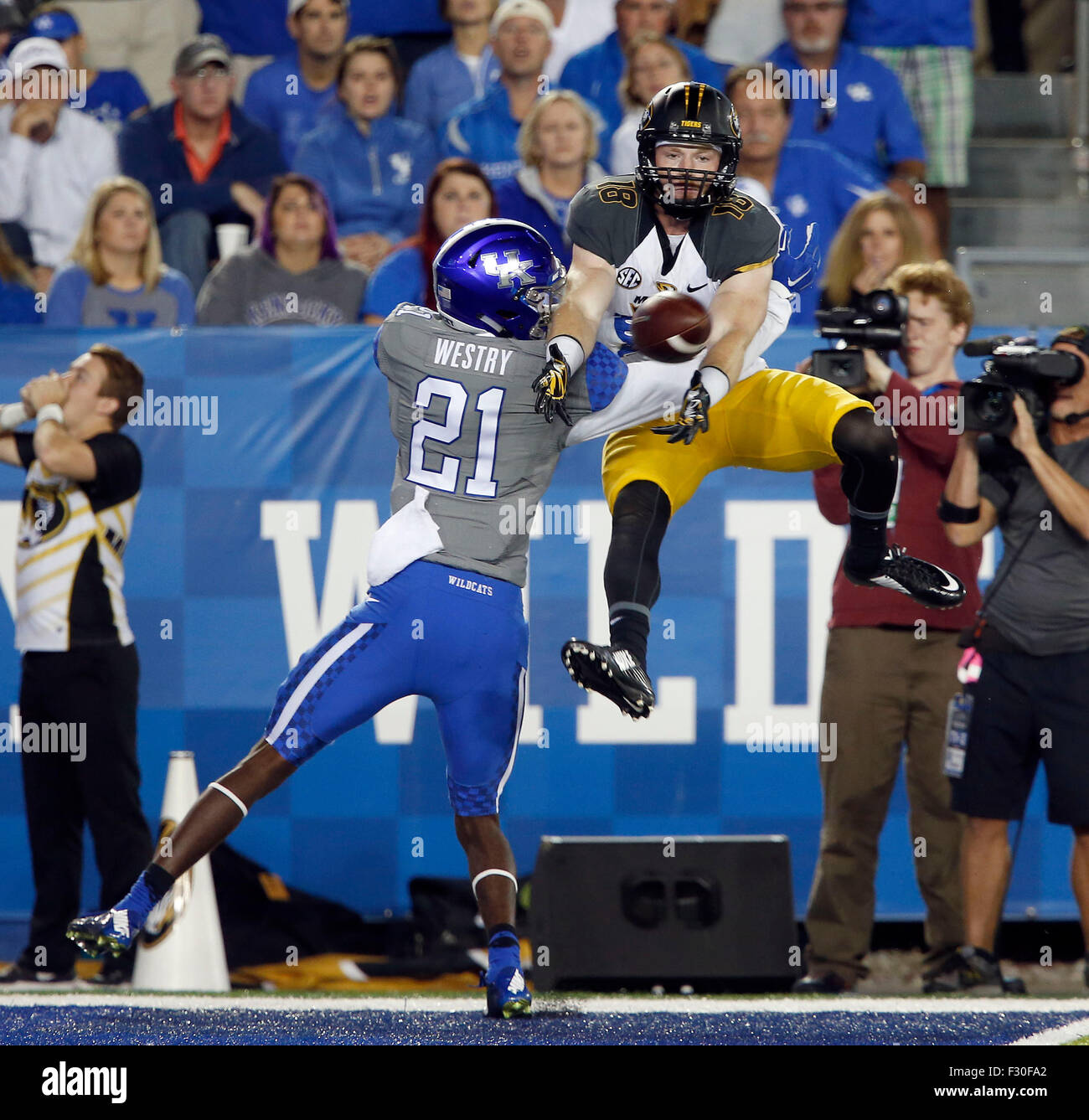 Lexington, KY, USA. 26th Sep, 2015. Kentucky Wildcats defensive back ...