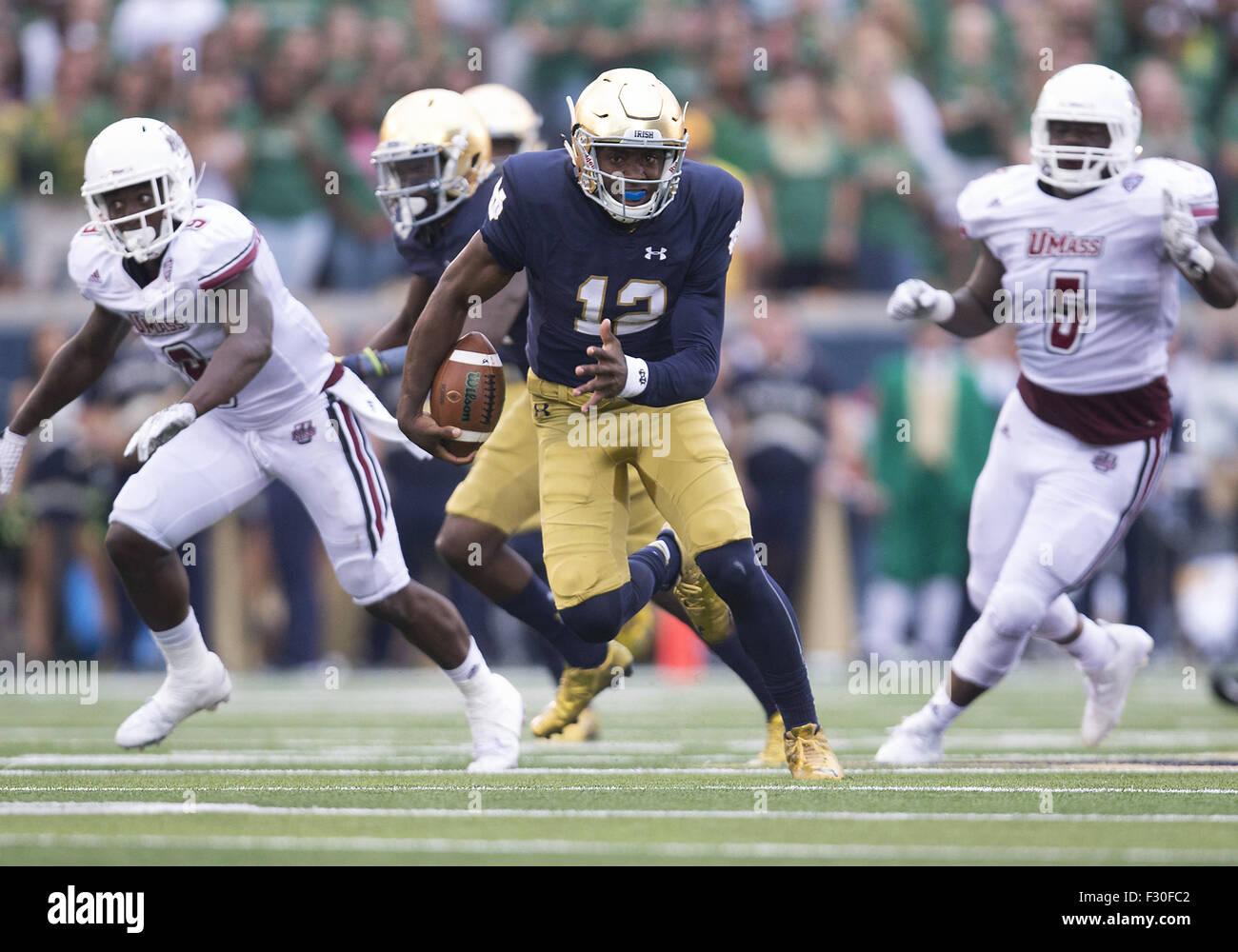 South Bend, Indiana, USA. 26th Sep, 2015. Notre Dame quarterback ...