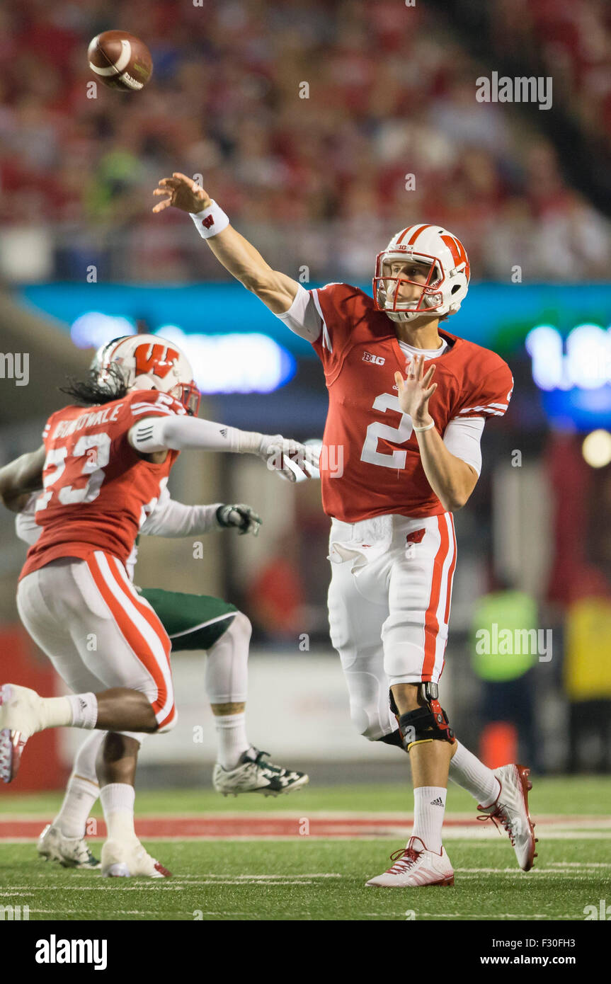 September 26, 2015: Wisconsin Badgers quarterback Joel Stave #2 in ...