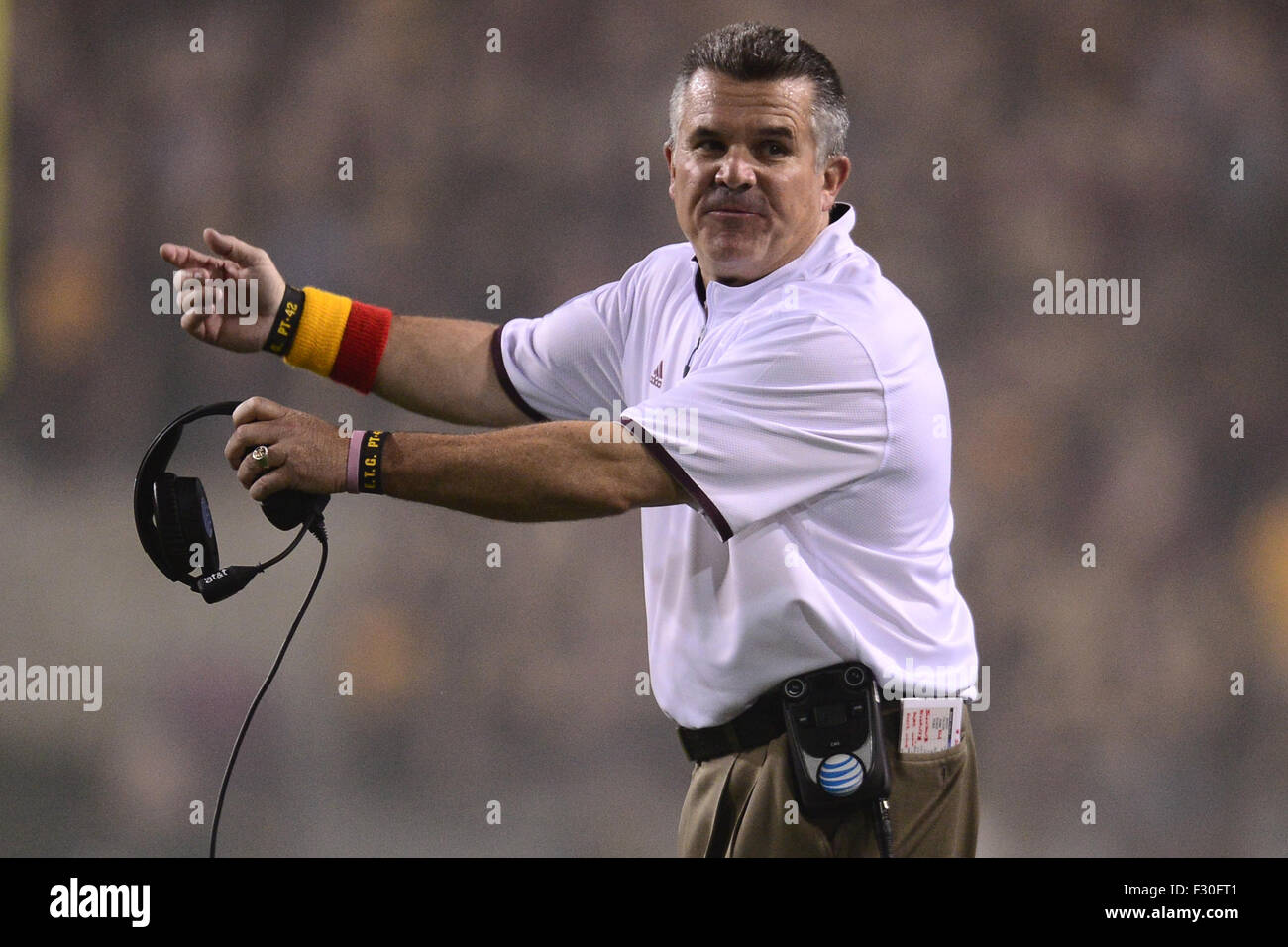 Sep 26, 2015; Arizona State Sun Devils head coach Todd Graham reacts ...