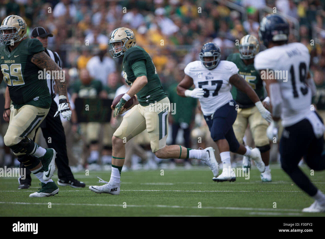 Waco, Texas, USA. 26th Sep, 2015. Baylor Bears quarterback Seth Russell ...