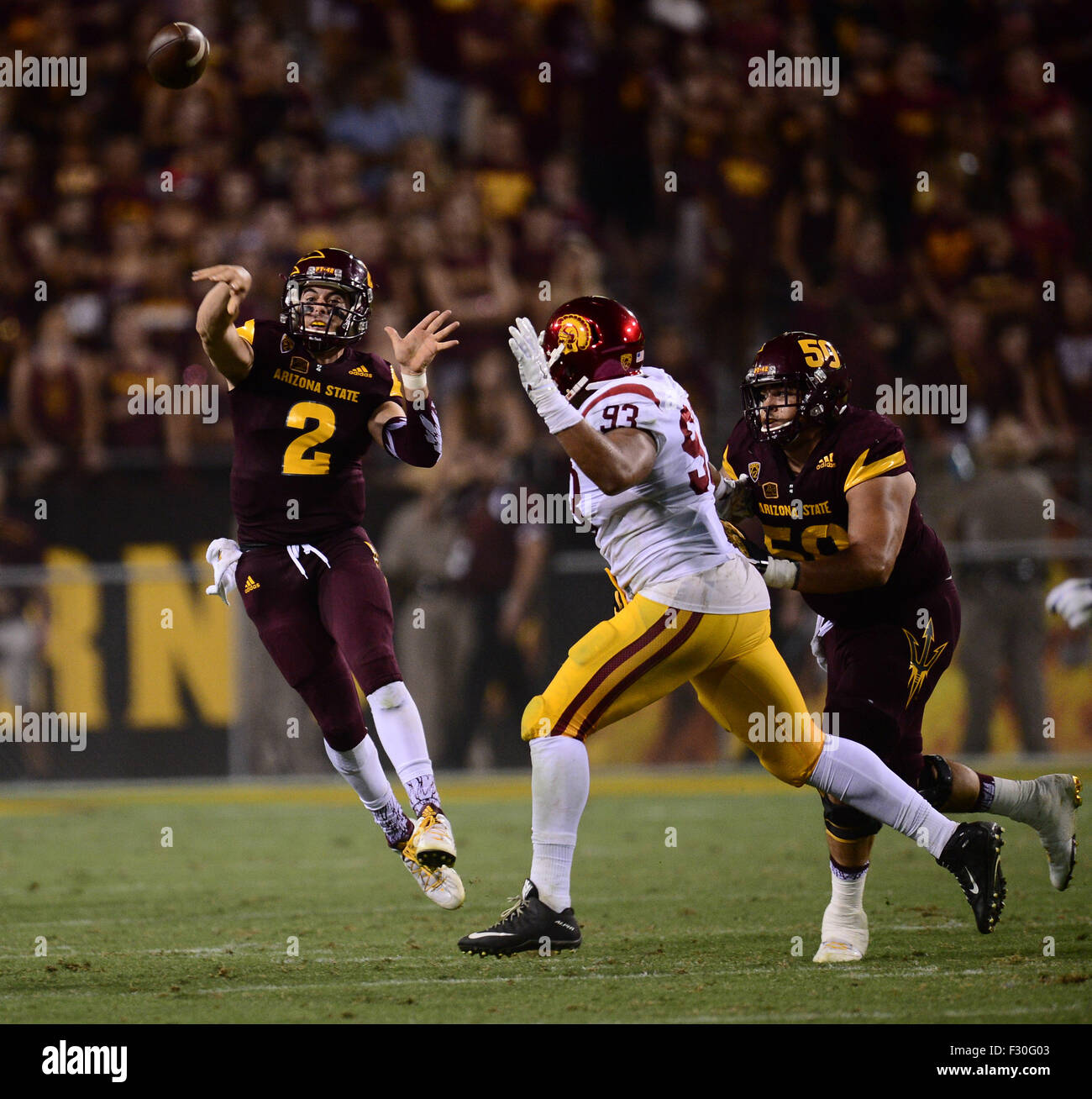 Sep 26, 2015; Arizona State Sun Devils quarterback Mike Bercovici (2 ...