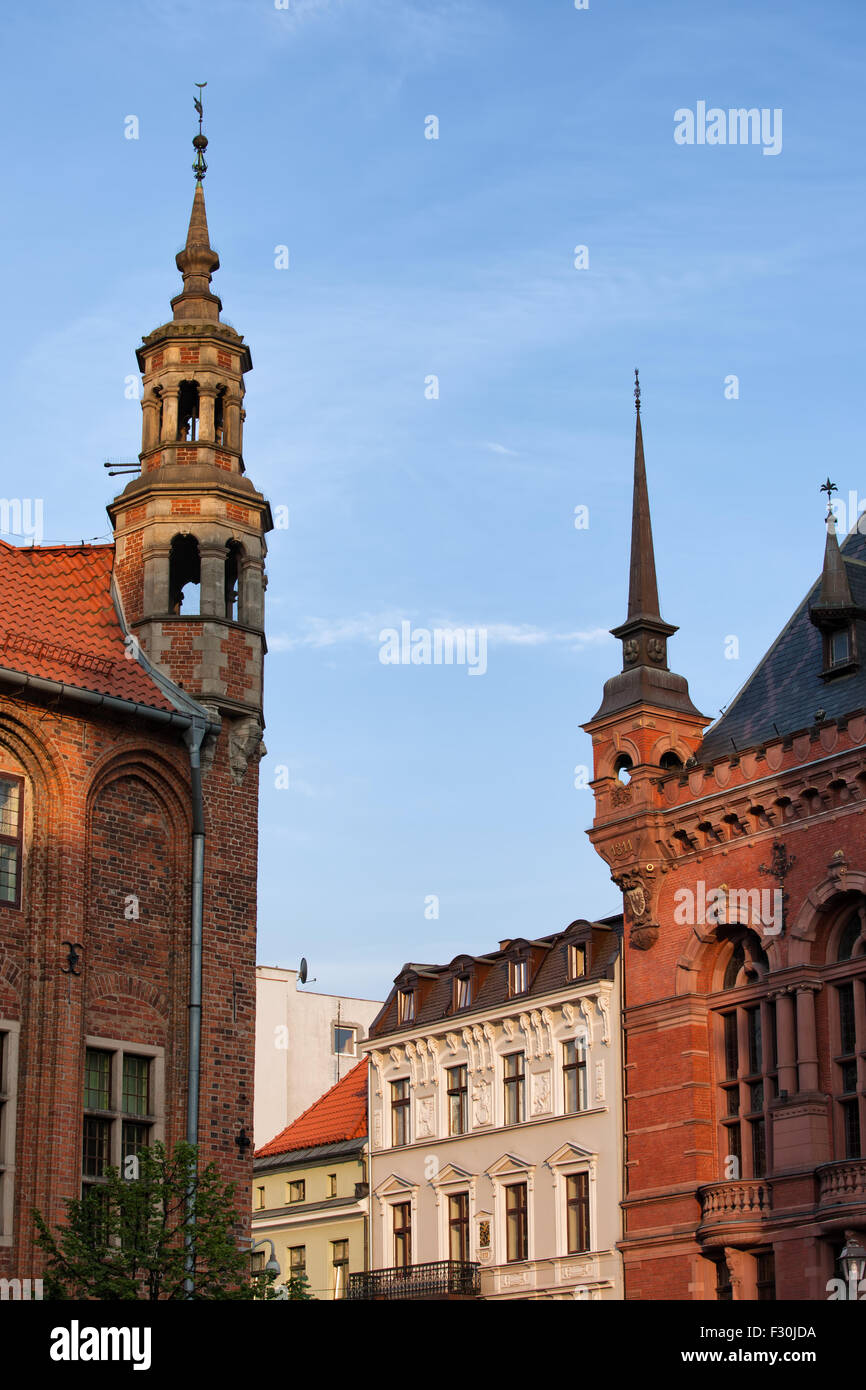 Building corner turret hi-res stock photography and images - Alamy