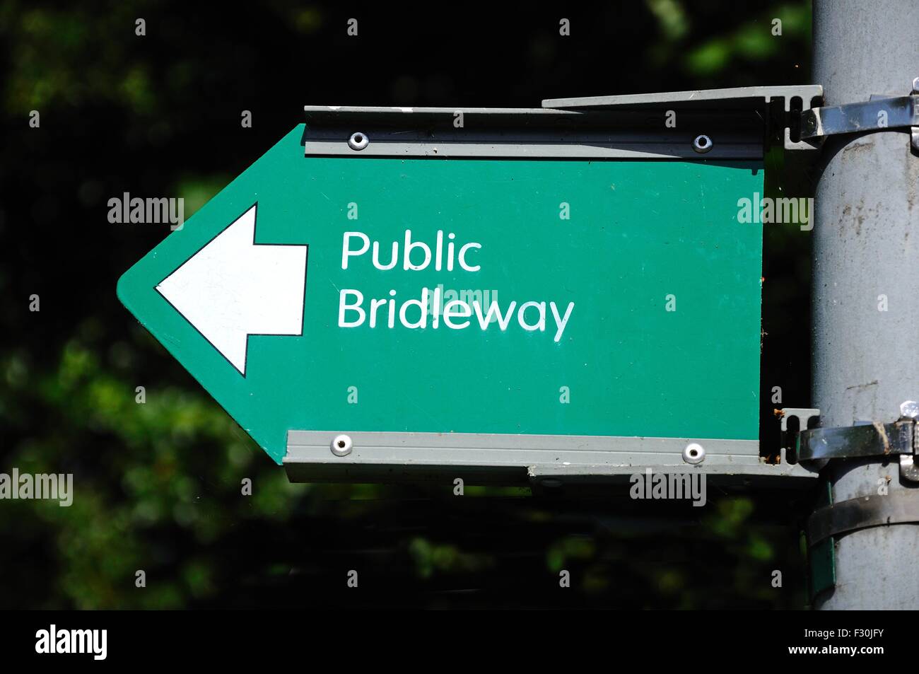 Bridleway signs green uk hi-res stock photography and images - Alamy