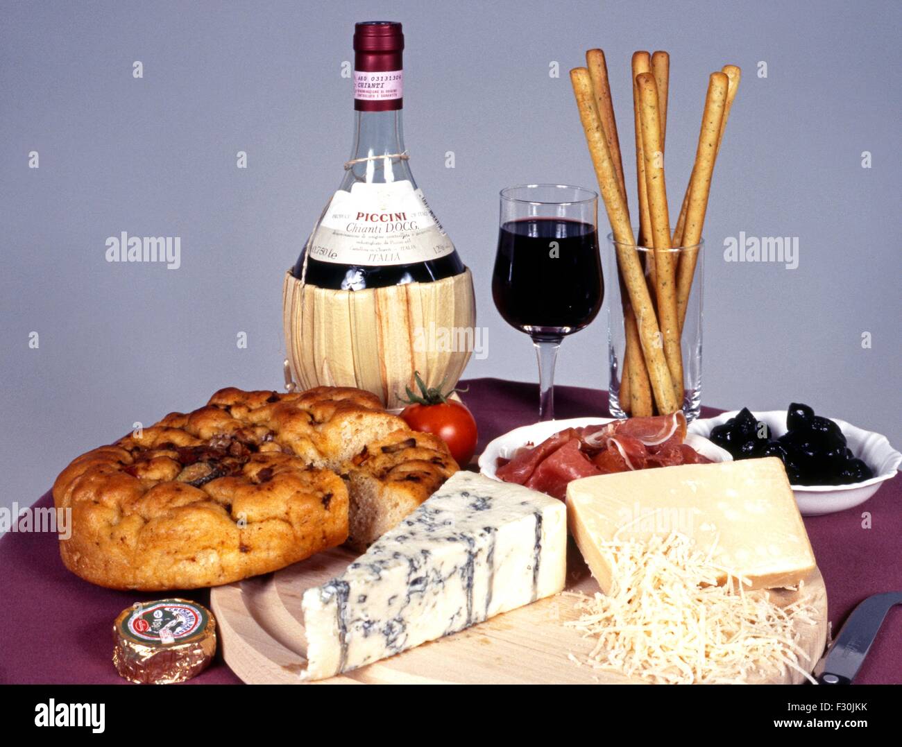 Bel paese cheese hi-res stock photography and images - Alamy