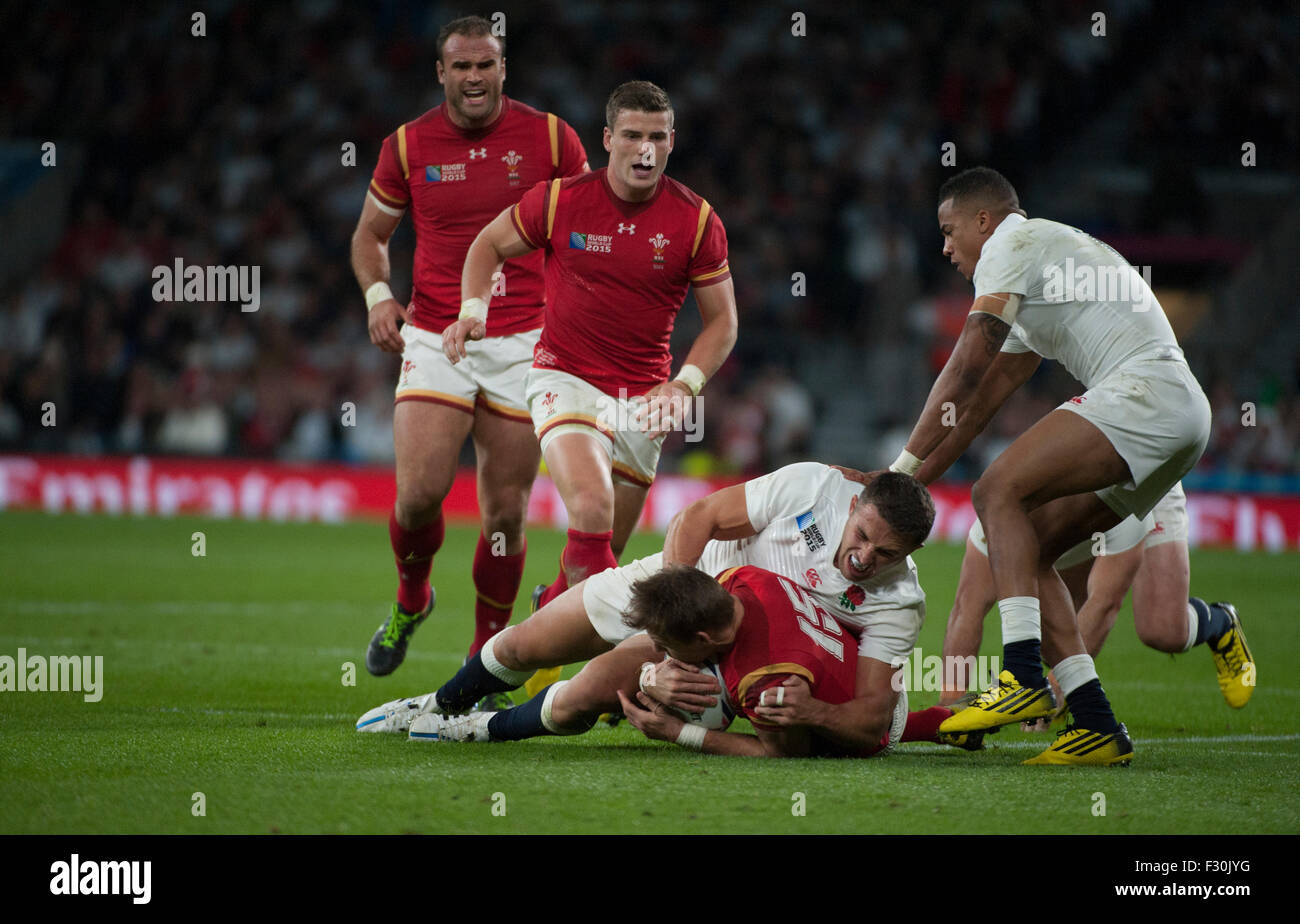 Twickenham stadium evening hi-res stock photography and images - Alamy