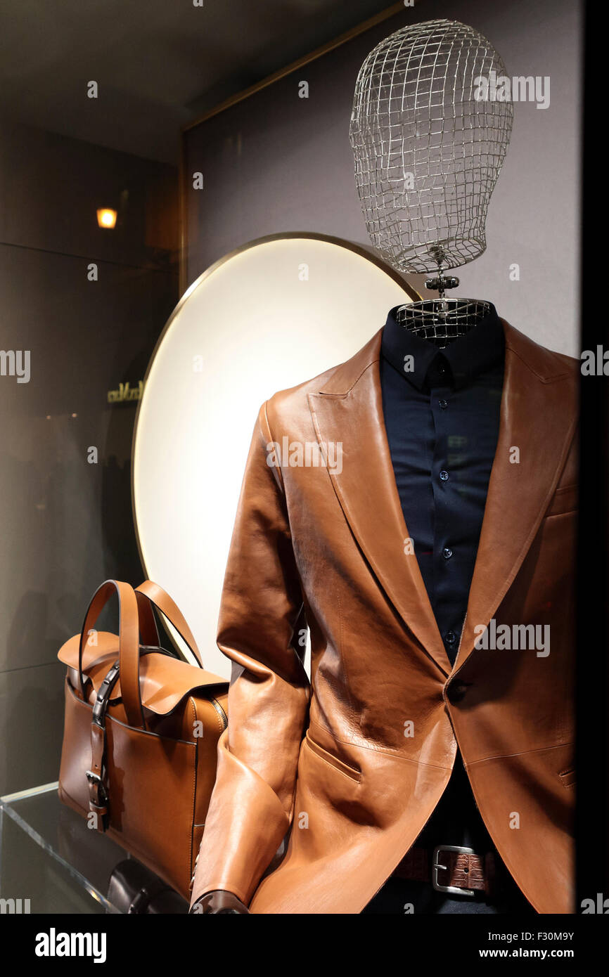 Night time window shopping in a high end fashion boutique on Via ...