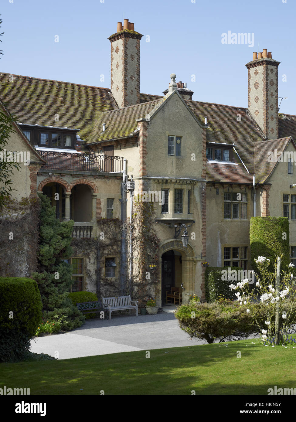 Arts and crafts house hi-res stock photography and images - Alamy