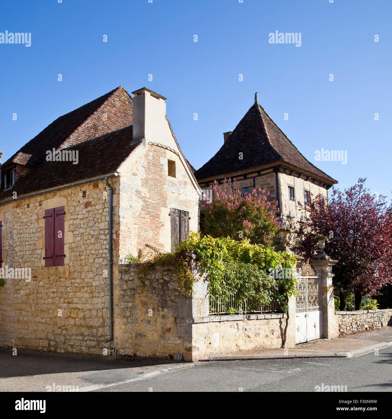 Houses in Payrac Stock Photo - Alamy
