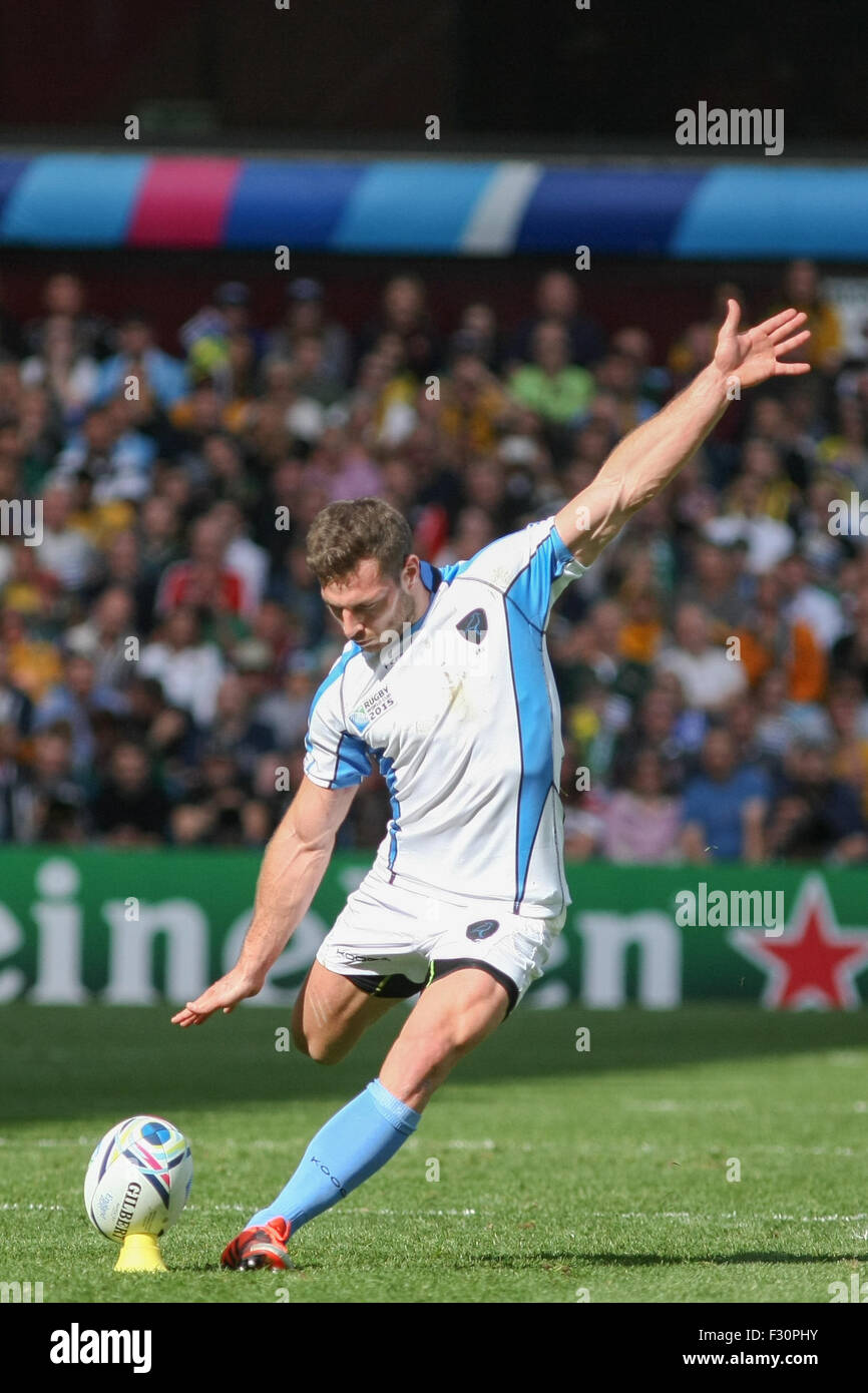 Rugby kick conversion hi-res stock photography and images - Alamy