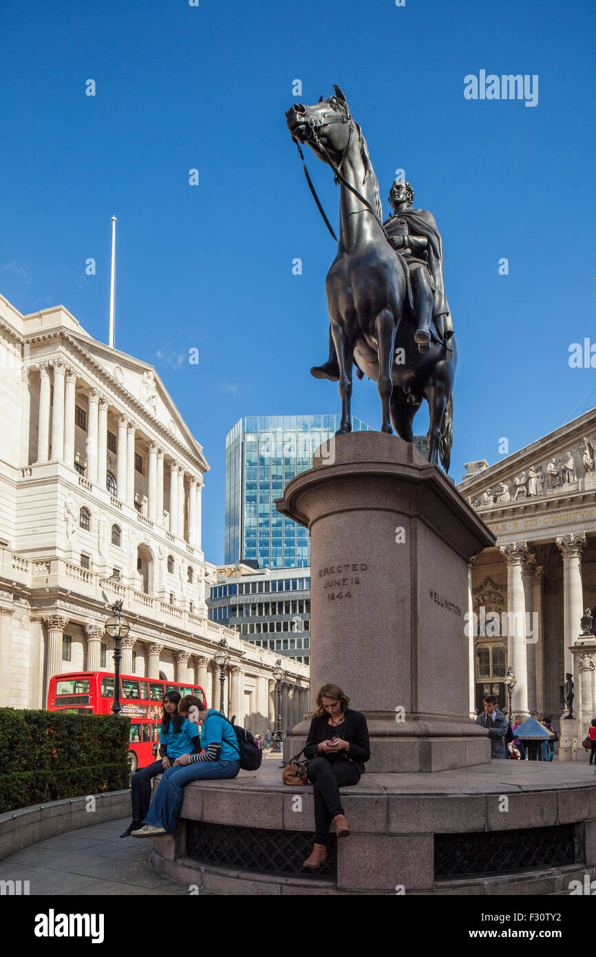 Wellington statue hi-res stock photography and images - Alamy