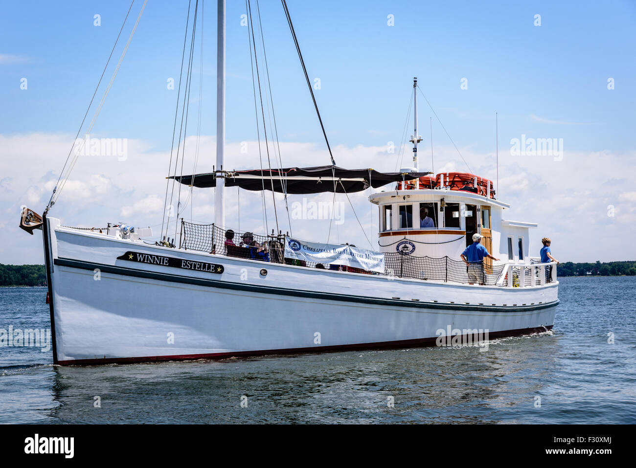 Chesapeake bay buy boat hi-res stock photography and images - Alamy