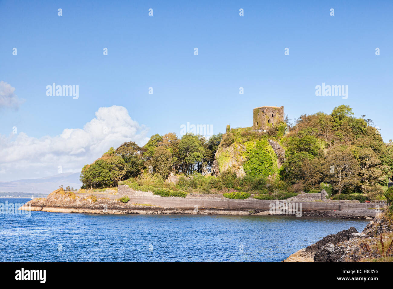 Castles of scotland dunollie hi-res stock photography and images - Alamy