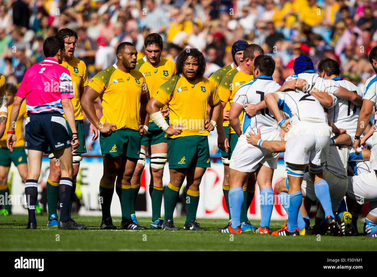 Rugby scrum front row hi-res stock photography and images - Alamy