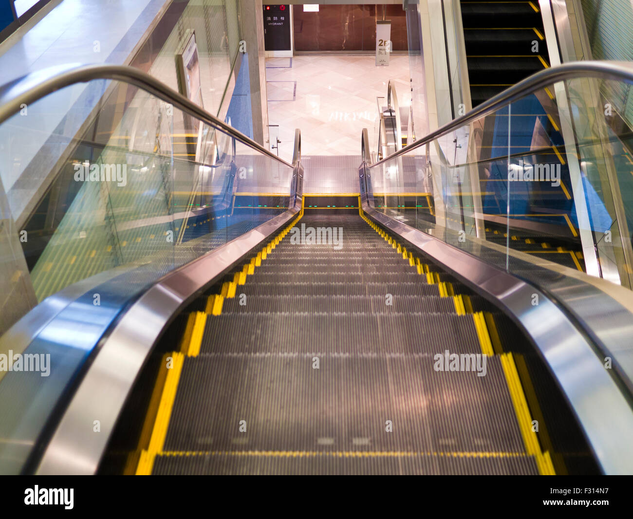 Empty escalator hi-res stock photography and images - Alamy