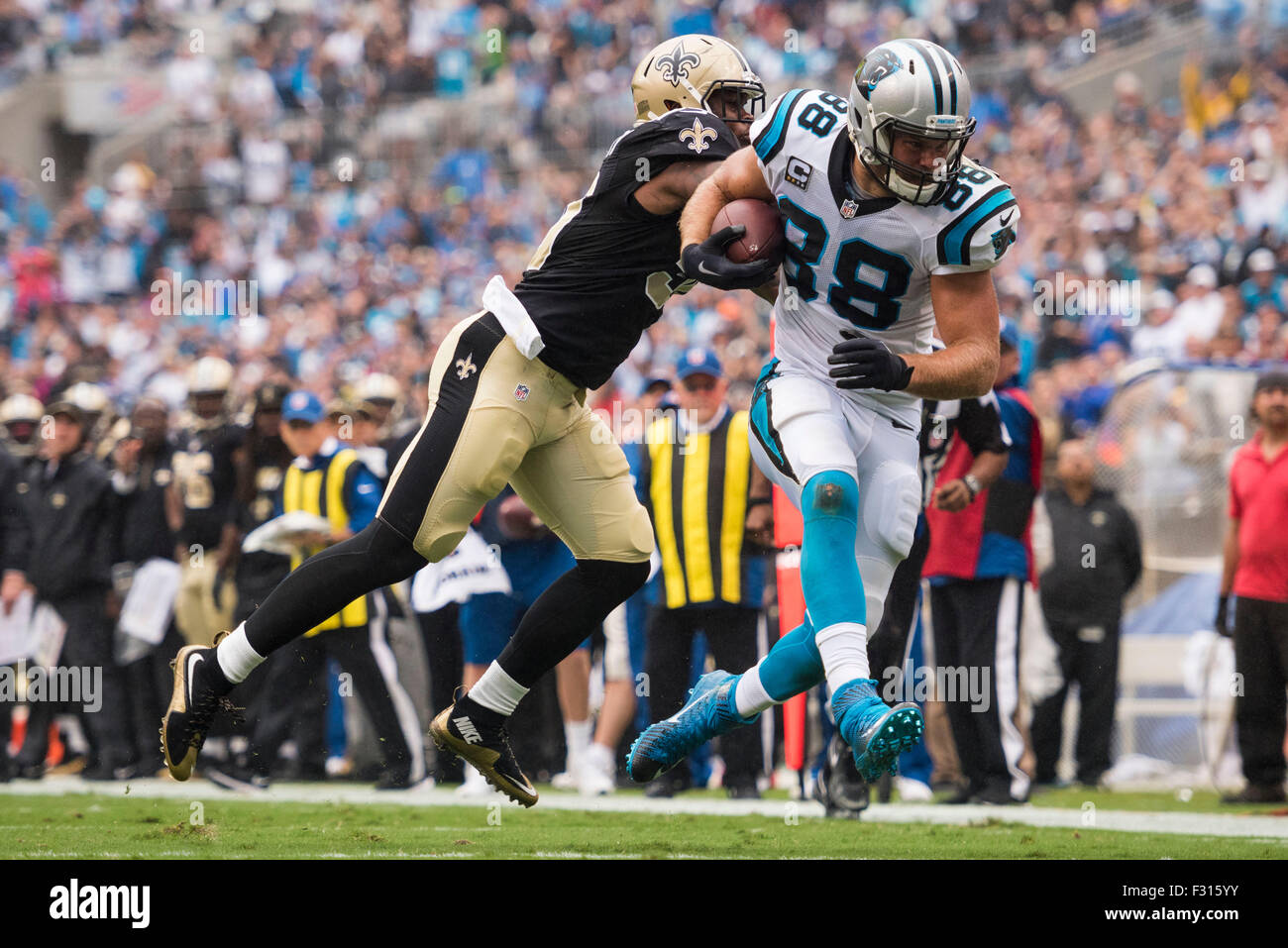 Charlotte, NC, USA. 27th Sep, 2015. Carolina Panthers tight end Greg ...