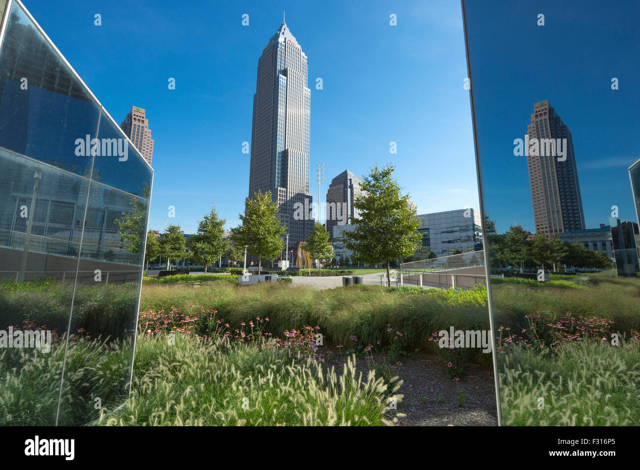SCULPTURE KEY BANK BUILDING TOWER (©CESAR PELLI 1991) THE MALL FREE ...