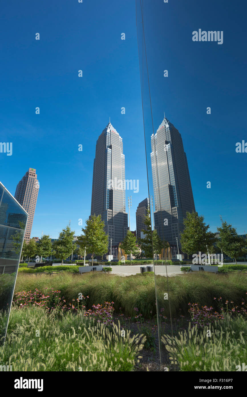 SCULPTURE KEY BANK BUILDING TOWER (©CESAR PELLI 1991) THE MALL FREE ...