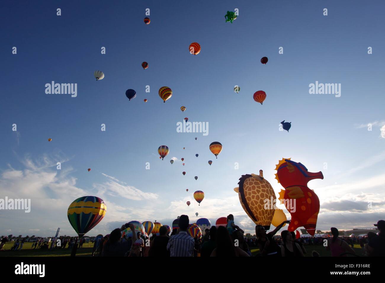 Hot air balloon festival montreal hi-res stock photography and images ...