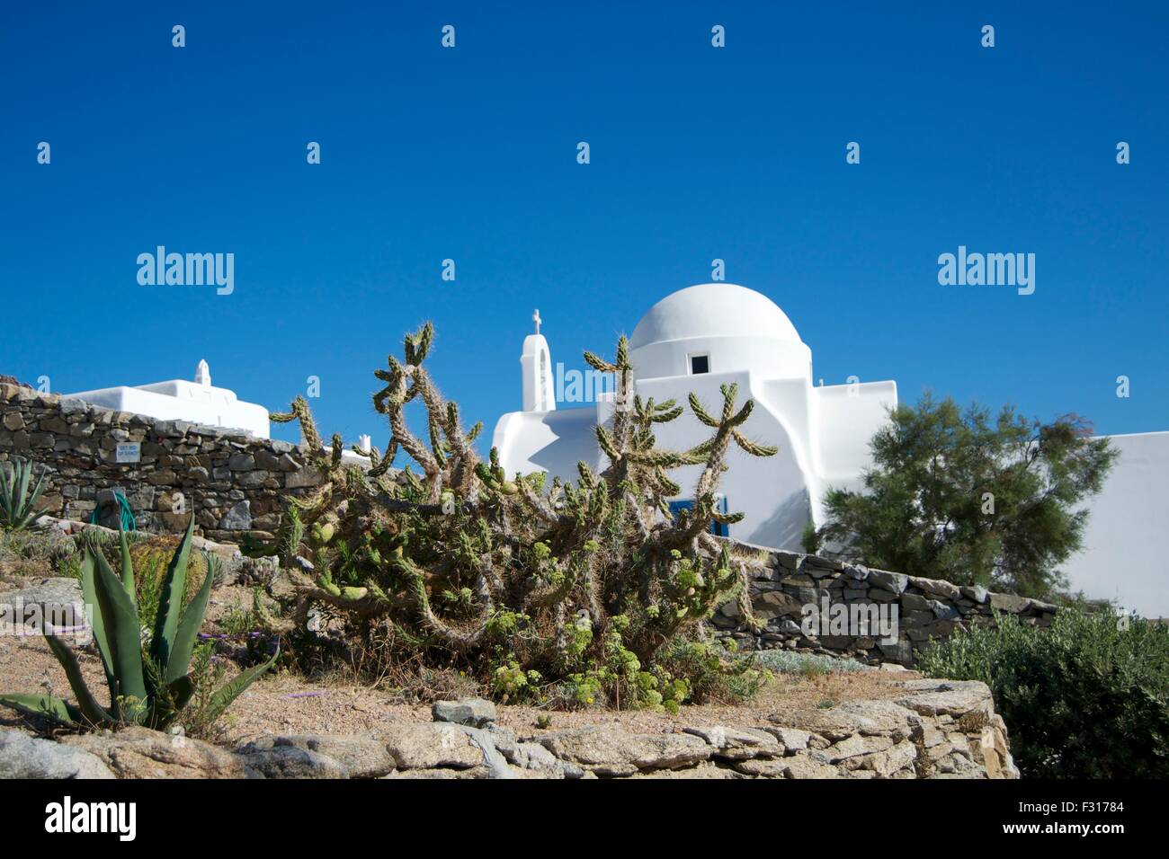 Traditional Greek building blue white architecture Stock Photo - Alamy