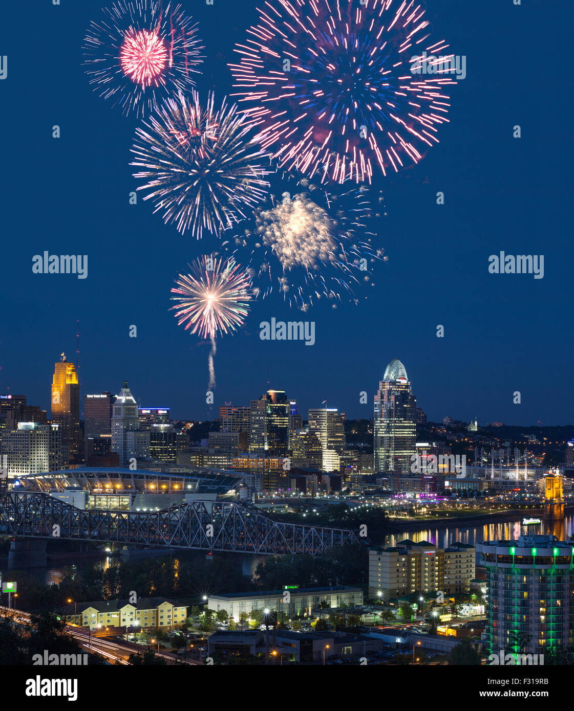Cincinnati skyline hi-res stock photography and images - Alamy
