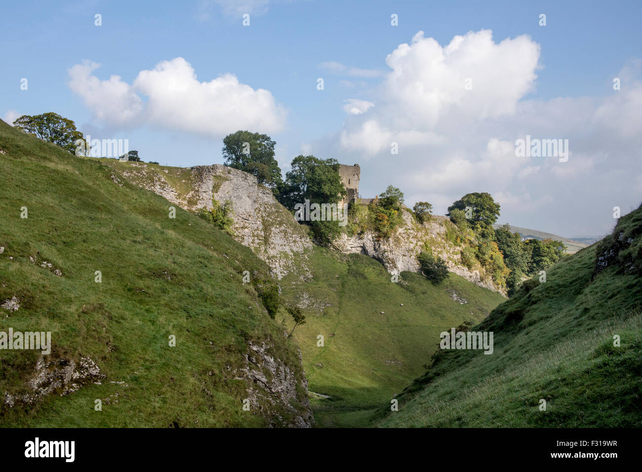 Peveril Castle, Cavedale, Castleton, Peak District, Derbyshire Stock ...