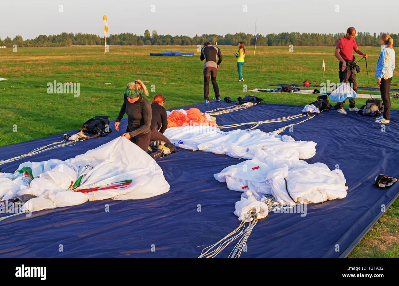 Parachutists - 2014. Packing of parachutes Stock Photo - Alamy