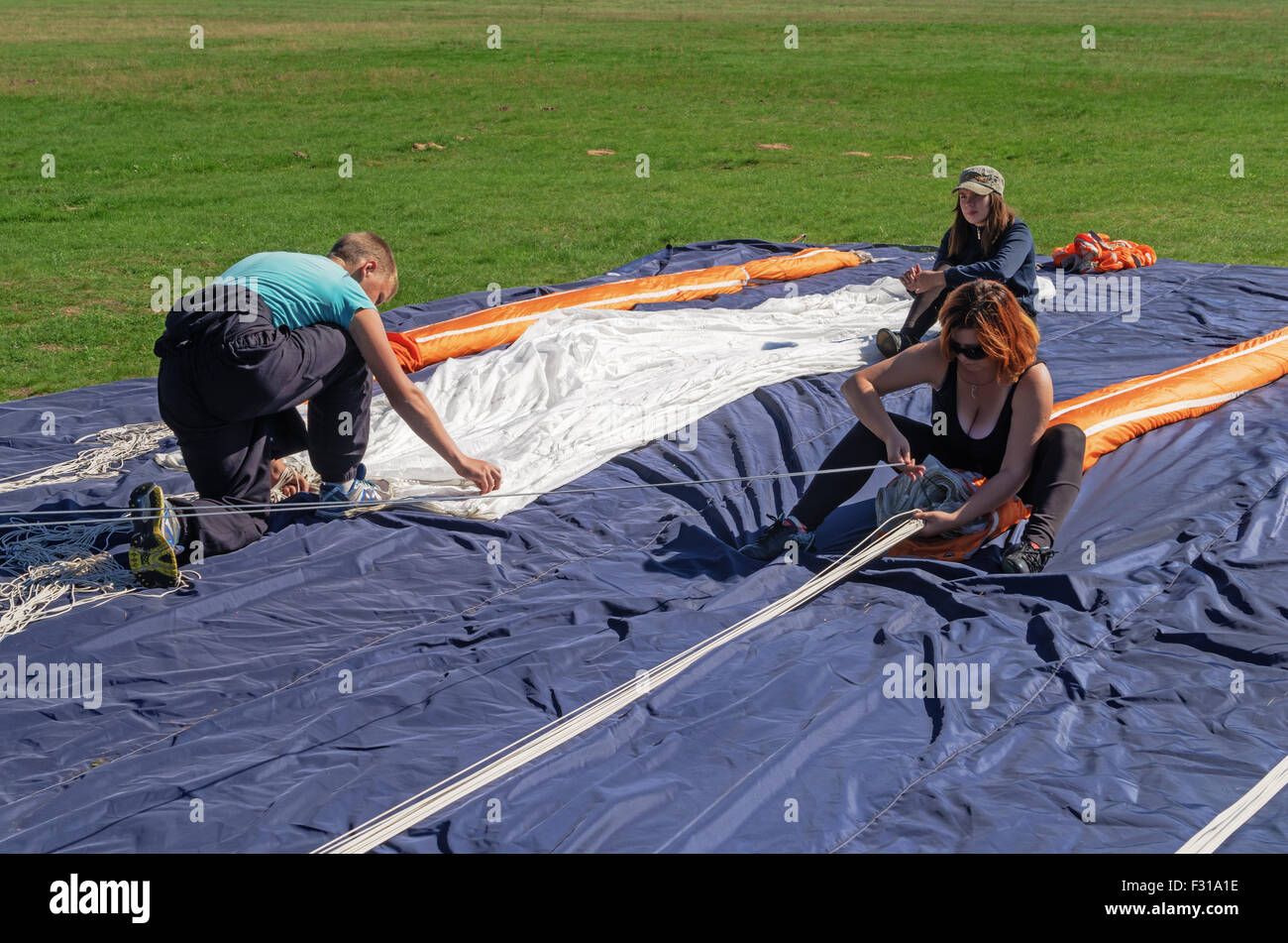 Parachutists - 2014. Packing of parachutes Stock Photo - Alamy