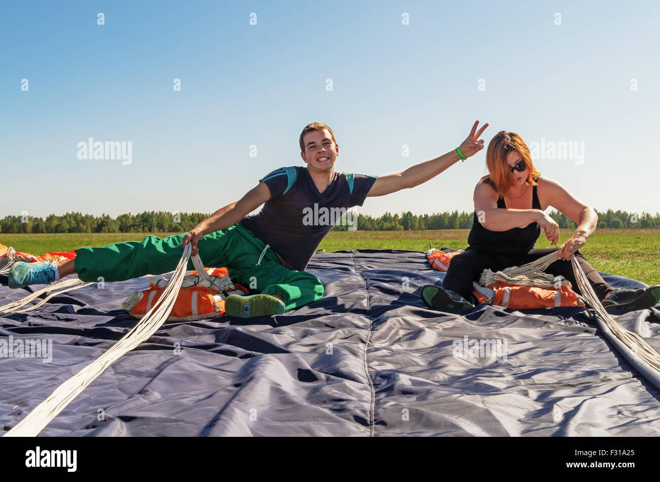 Parachutists - 2014. Packing of parachutes Stock Photo - Alamy