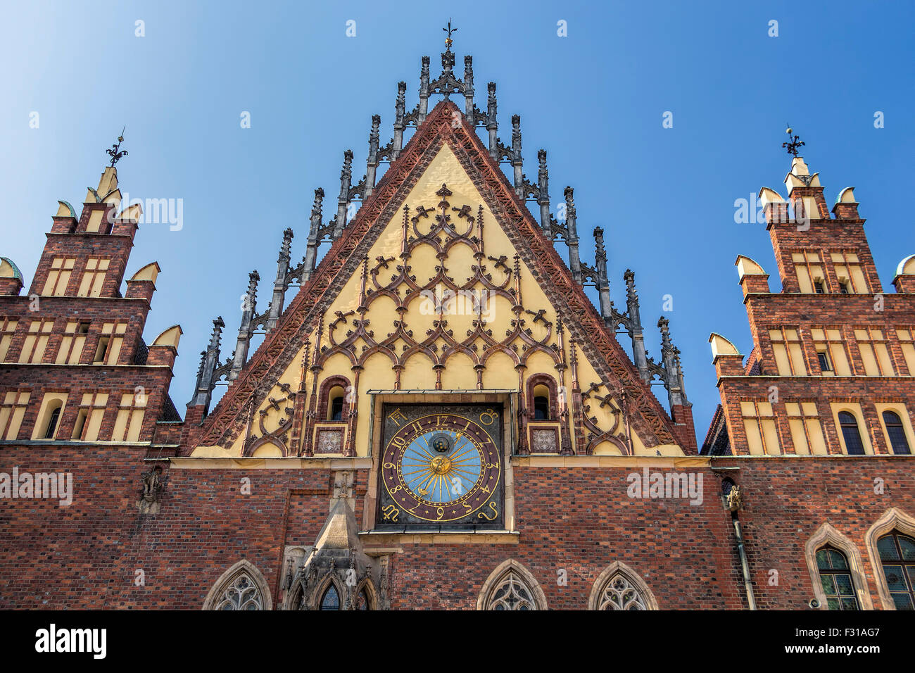 Sundial building hi-res stock photography and images - Alamy