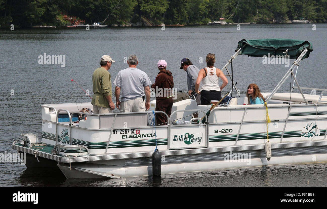Pontoon Boat Family High Resolution Stock Photography and Images - Alamy