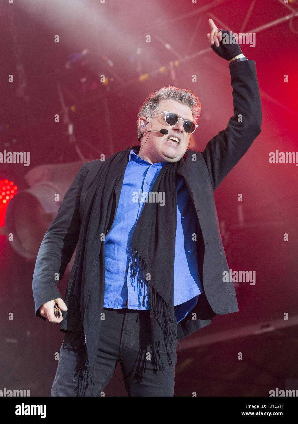 Thompson twins tom bailey hi-res stock photography and images - Alamy