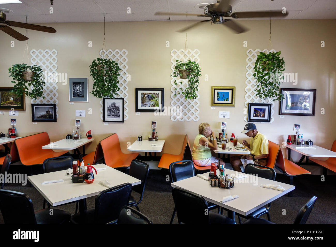 Empty tables inside restaurant hi-res stock photography and images - Alamy