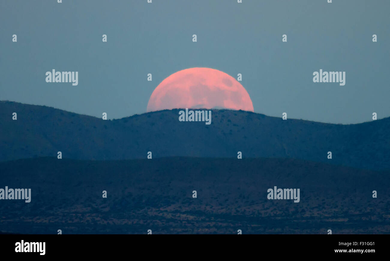 Rising supermoon as seen from Marathon, west Texas, on September 27 ...